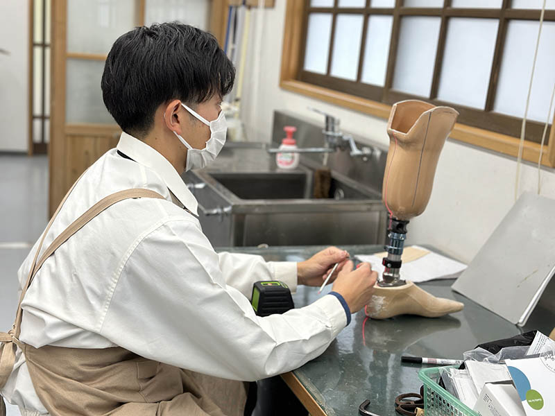 ＃つなぐひと ～わたし、義肢装具士になりました～ | BS12スペシャル | 情報・ドキュメンタリー番組 | BS無料放送ならBS12（トゥエルビ）