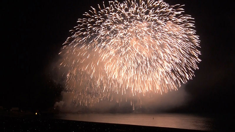 2025熊野大花火大会 生中継 | 旅・グルメ番組 | BS無料放送ならBS12（トゥエルビ）